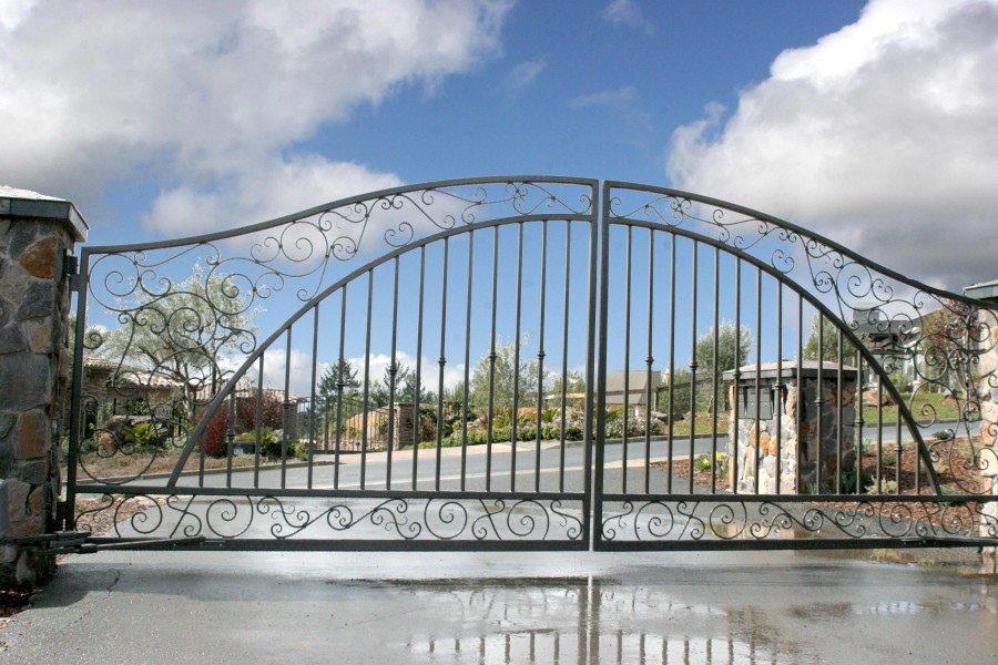 Grand entrance gate – Project #908 Photo 1 – Sonoma County’s #1 Metal ...